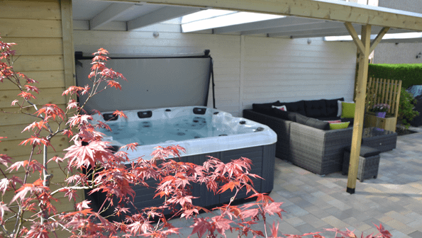 Overkapping Jacuzzi: Ultiem Genieten met Solundo - KopersInfo.nl