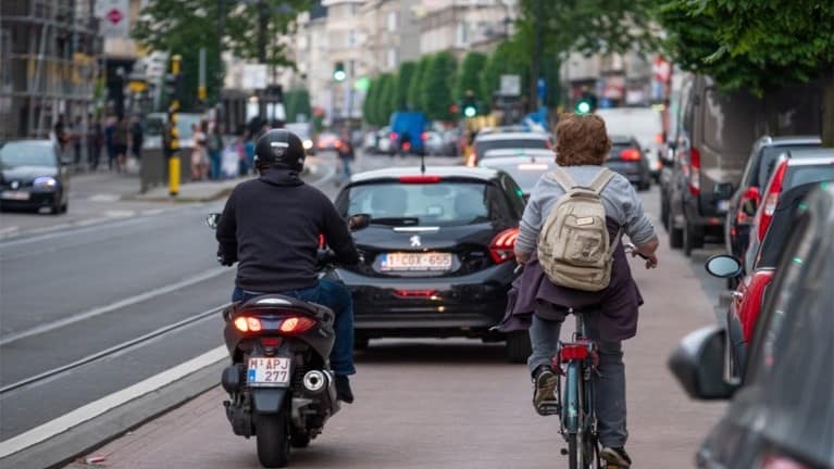 Veilig rijden met de brommer met deze eenvoudige tips - leefnugezonder